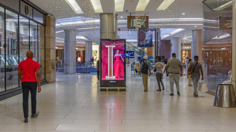 CREATIVELY ENGAGING A PREMIUM AUDIENCE | JCDecaux