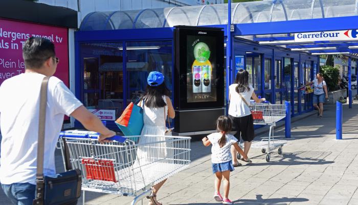 Digital Carrefour Auderghem, Brussels, Finley | JCDecaux Belux