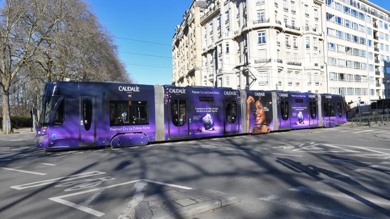 Trams & buses | JCDecaux