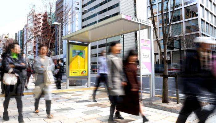 Innovate Campaign ‐ Rohto Alguard Clear Block Z | MCDecaux