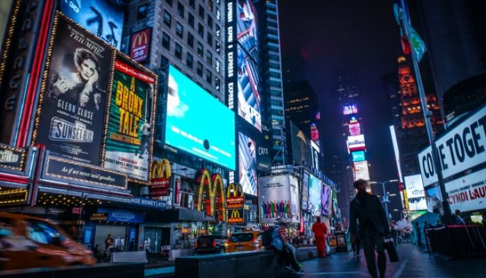 未来の広告メディア― デジタル技術が拓く屋外広告の可能性 | MCDecaux