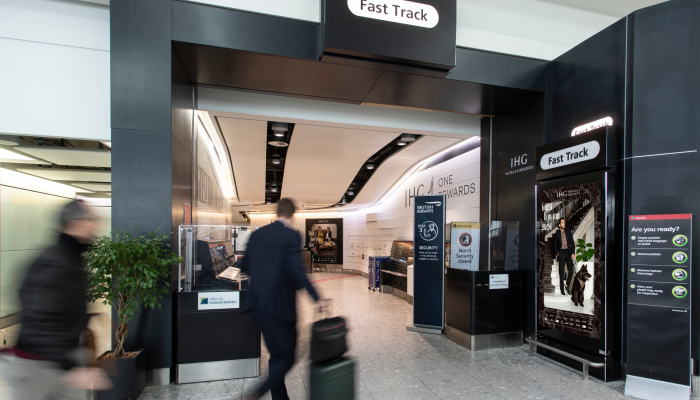 New opportunities for brands as JCDecaux UK expands digital screen ...