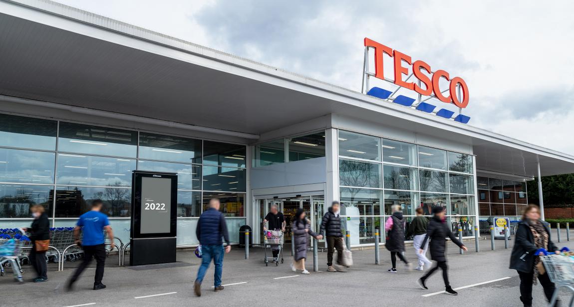 JCDecaux UK expands Tesco digital screen network to 500 stores and ...