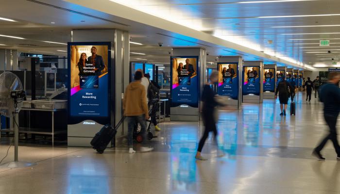 VIOOH and JCDecaux’s Programmatic Digital Out of Home Offering Takes Off at U.S. Airports | JCDecaux