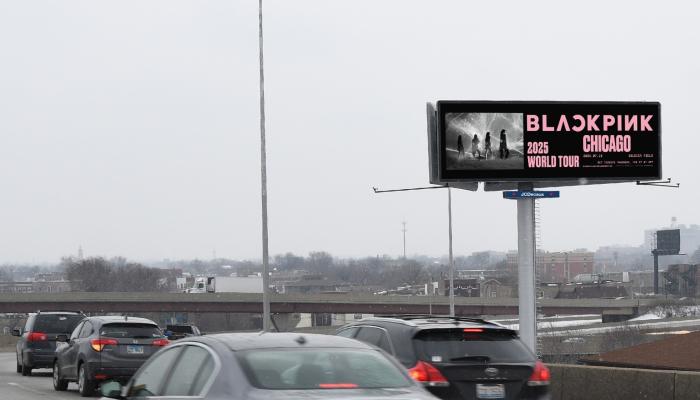 New York and Chicago Street Level and Billboard Advertising Reaches ...