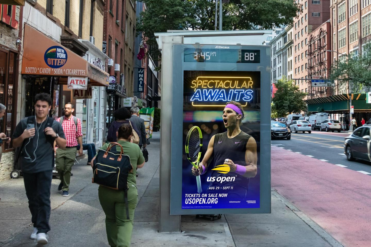 Serving Legendary Looks | JCDecaux